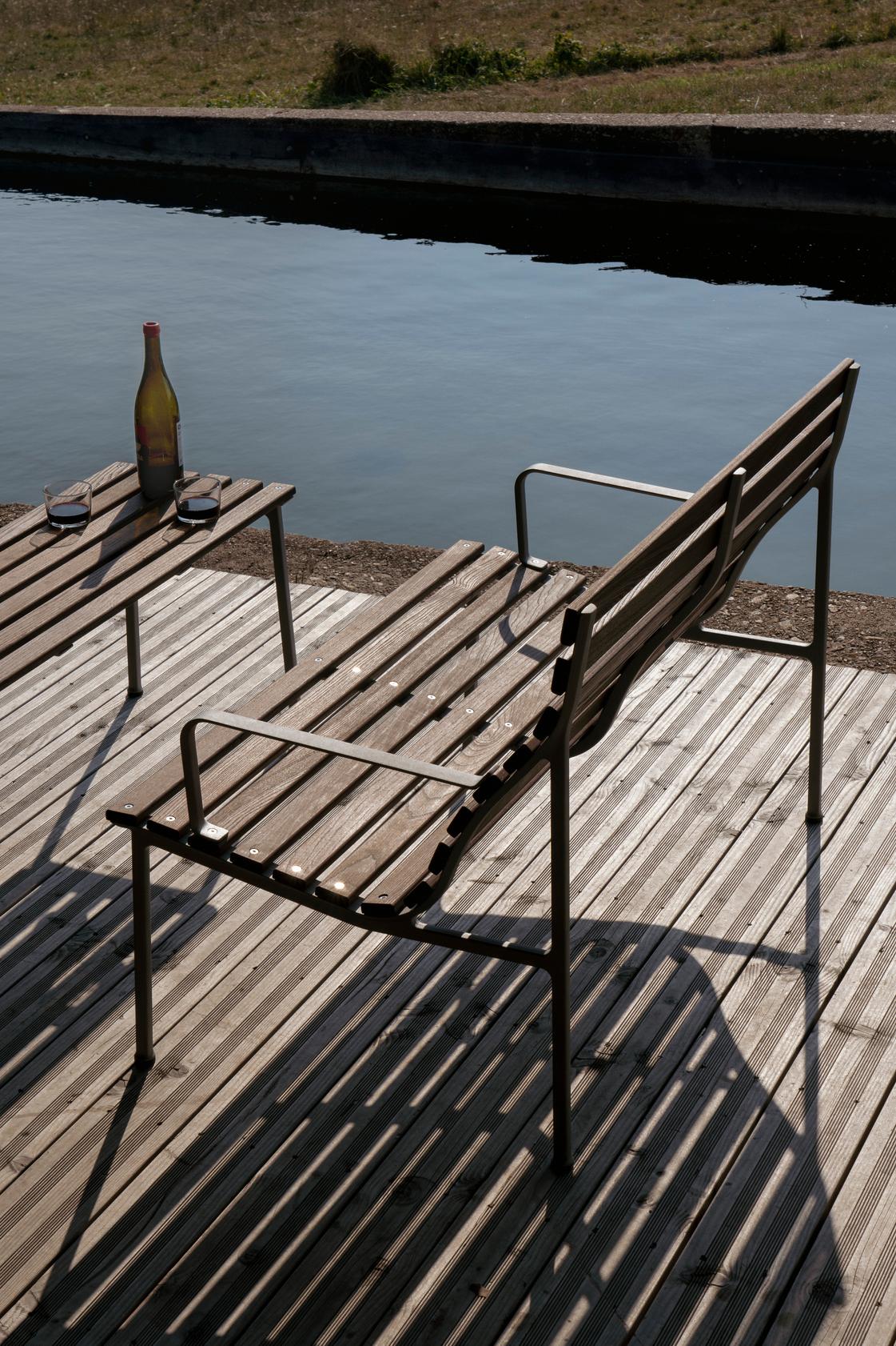 HAY Traverse Lounge bank – Aluminium & essenhout - Duurzaam design voor ...